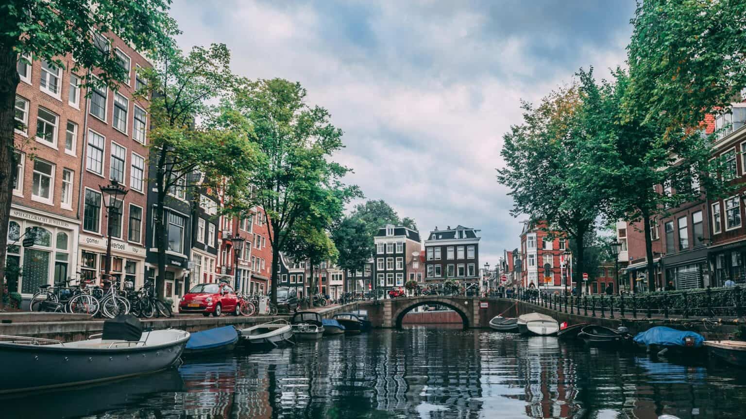 Amsterdam’s Canal Houses: A Masterclass in Dutch Urban Planning