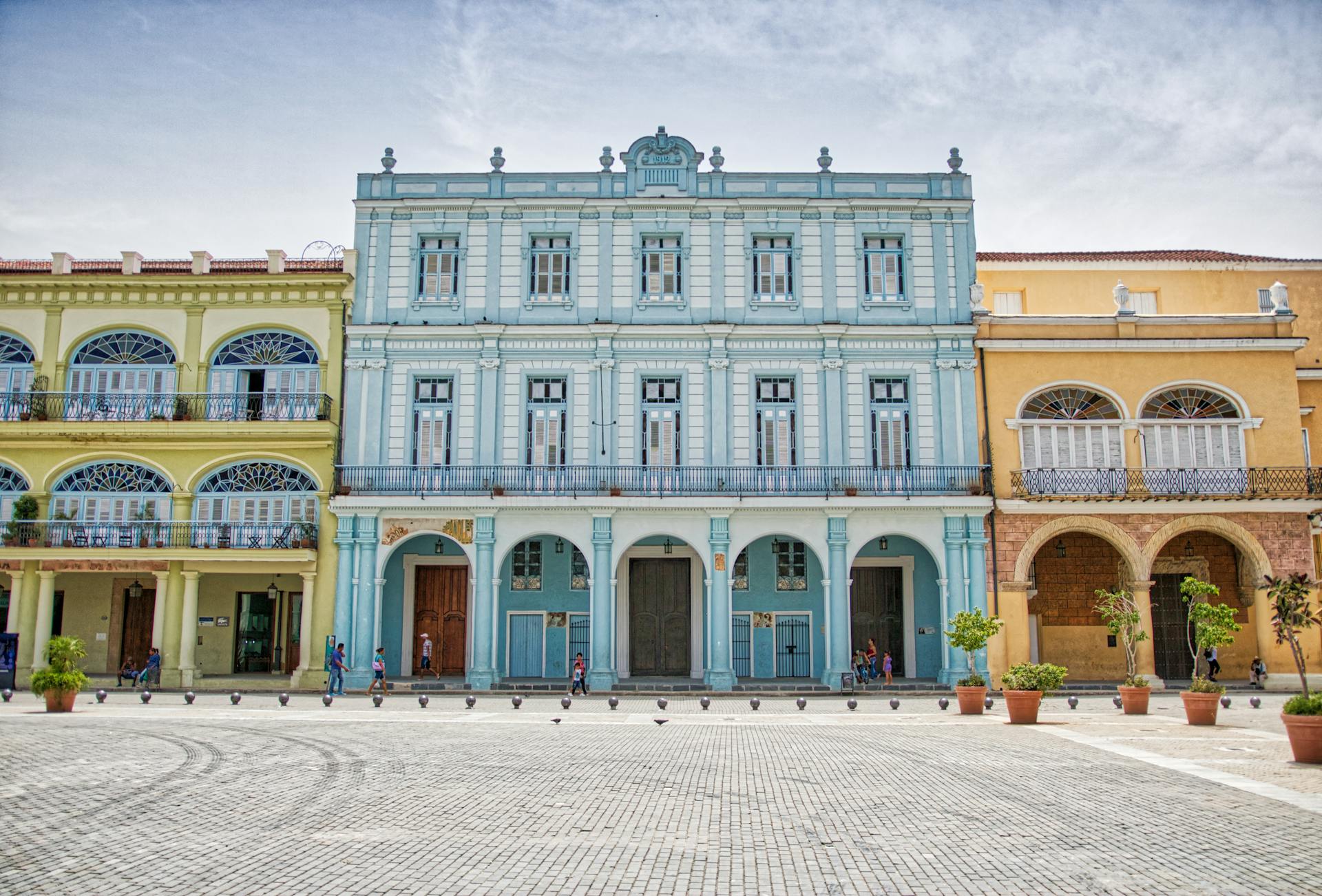 Havana’s Crumbling Grandeur: The Enduring Allure of Cuban Colonial ...